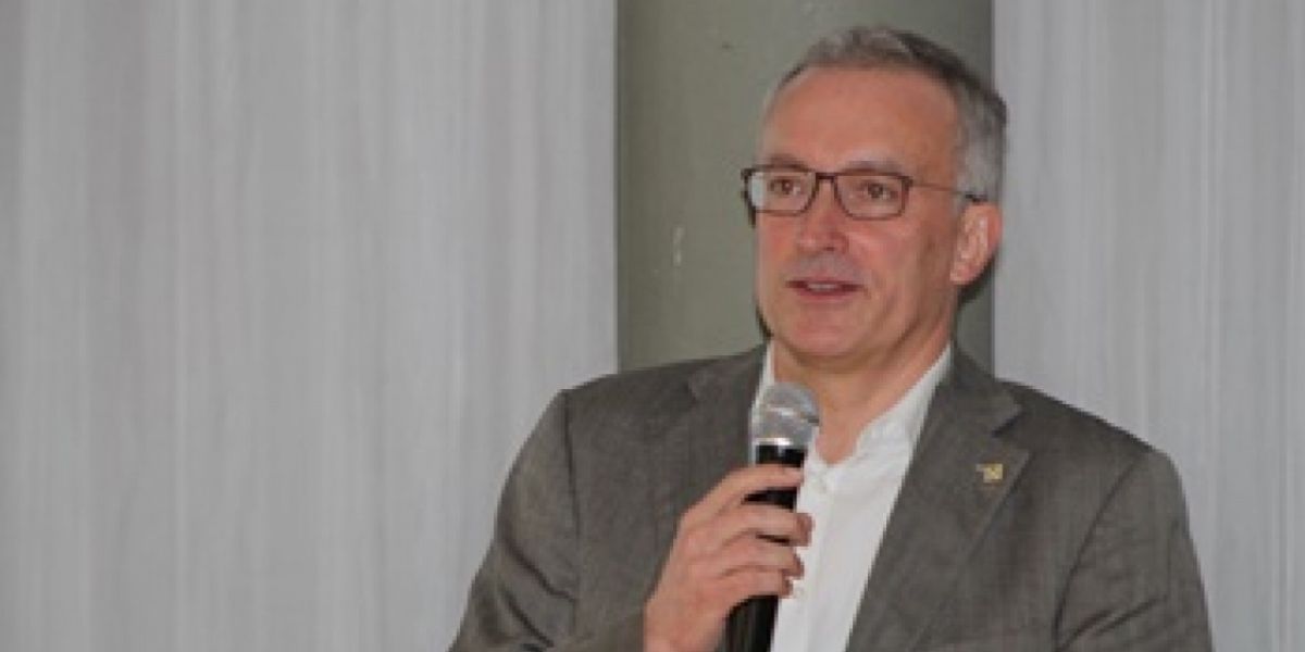 Assista ao vídeo de Lars Babendererde falando sobre túneis mecanizados ...